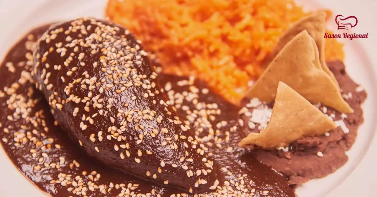 Cómo preparar Mole Rojo con Pollo: Receta Tradicional Mexicana - Sason ...