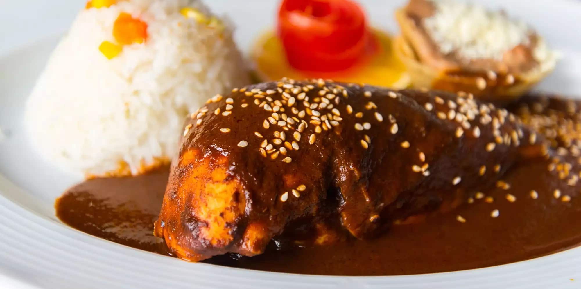 Cómo preparar Mole Rojo con Pollo: Receta Tradicional Mexicana - Sason ...